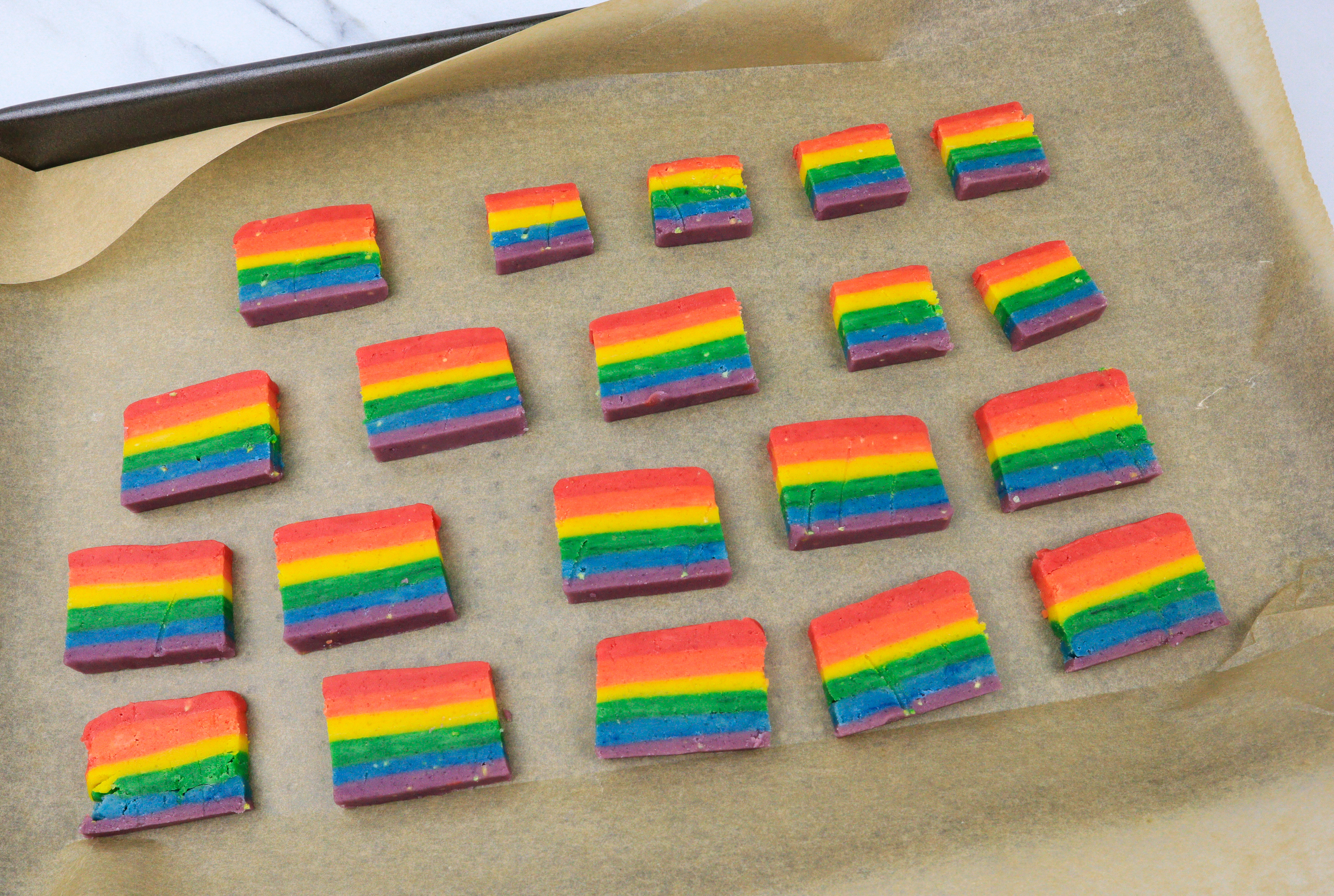 Pride-kakor / Rainbow-cookies – Mamma Bex